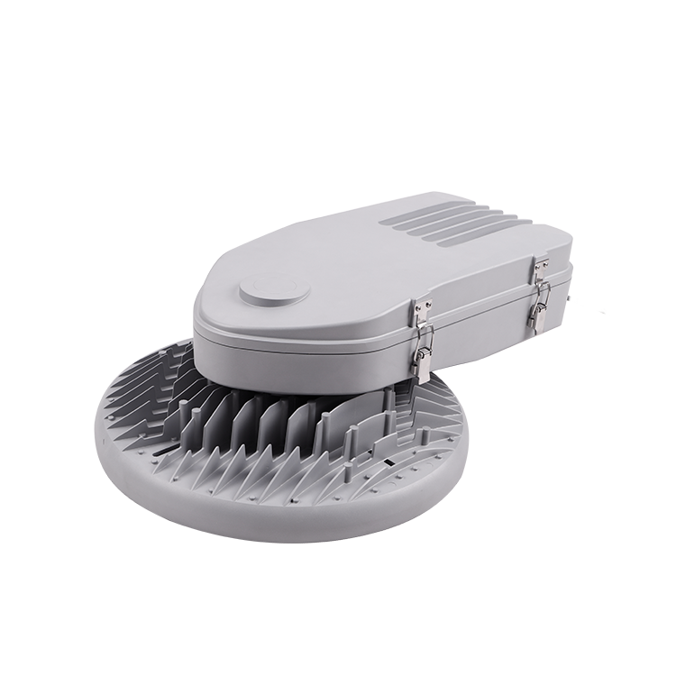 720W high-mast luminaire for outdoor freeway and seaport lighting